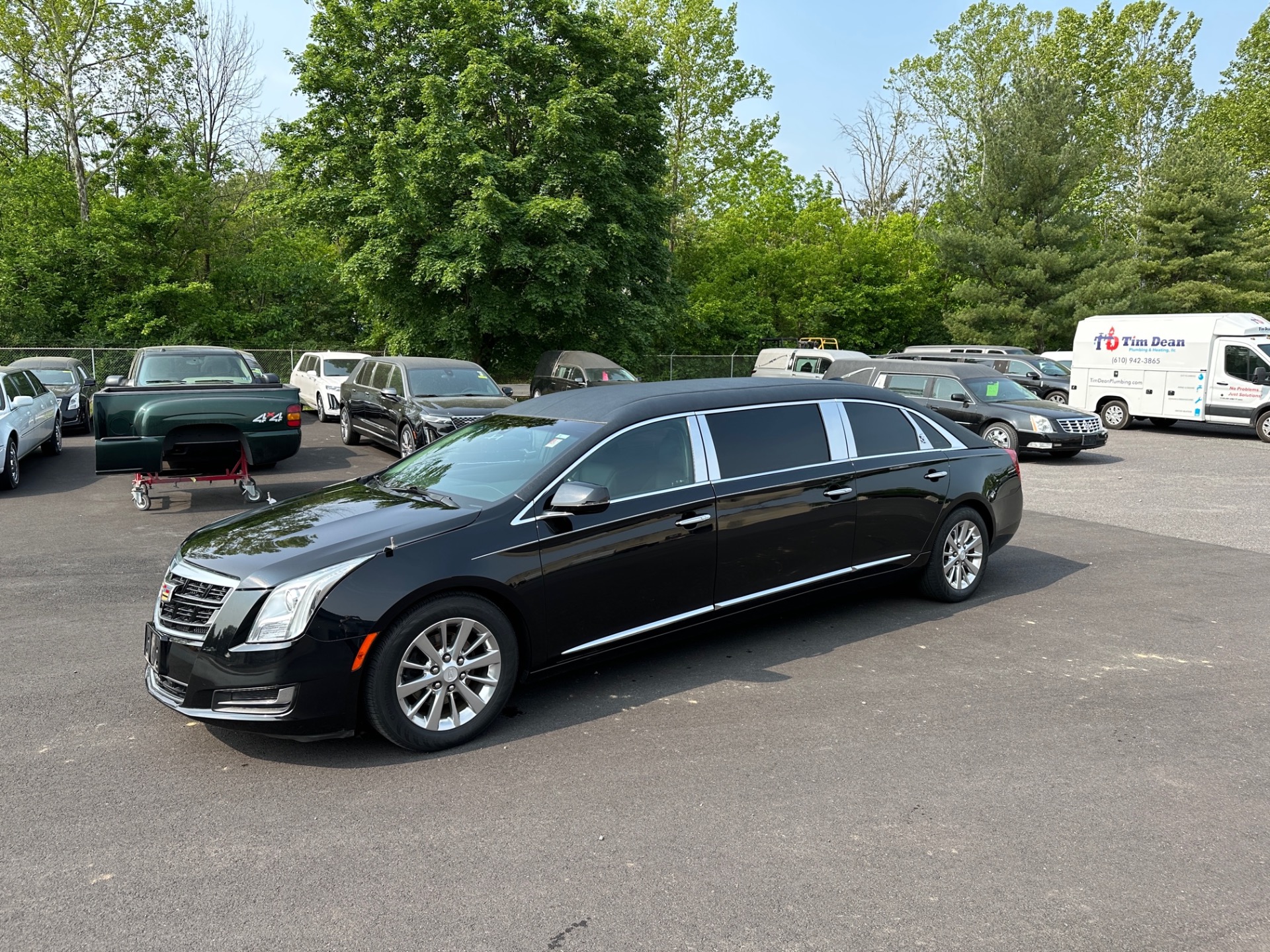 Used 2017 Cadillac Superior 47 inch Raised Roof Limousine For Sale ...